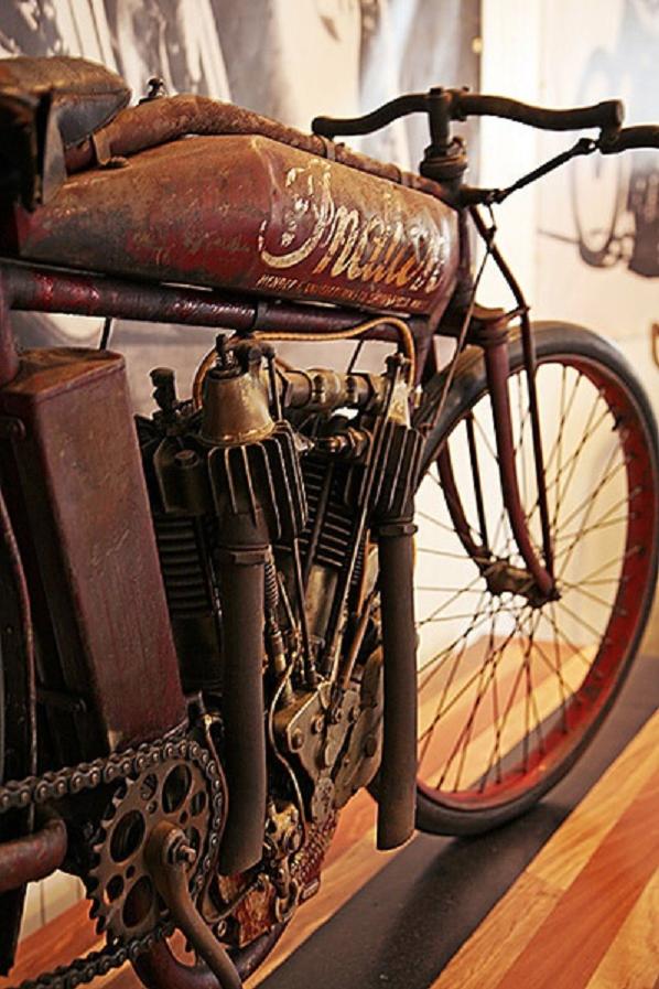 1927 Indian Chief Vintage Motorcycle - Faxo